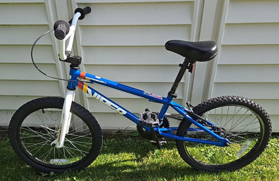 Nice Diamondback Viper Blue & White Freestyle 20 inch Boys BMX Bike | eBay