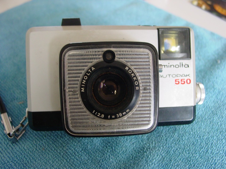 Vintage Minolta Autopak 550 Film Camera - Fully Automatic Exposure ...