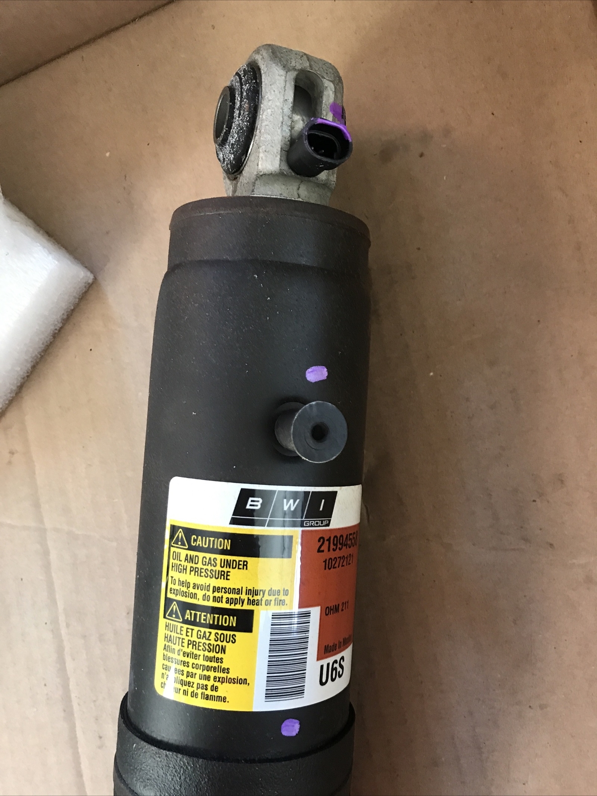 22187156 New OEM GM Rear Air Shock | eBay