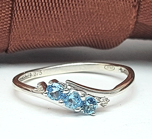 Ladies White Gold 9ct (375,9k) Unique 3-Stone Topaz & Natural Diamond ...