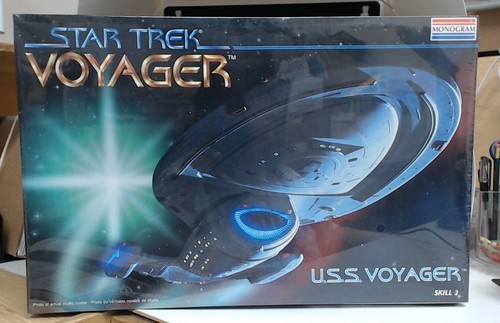 Revell Monogram Star Trek USS Voyager Space Ship Plastic Model Kit 3604 ...