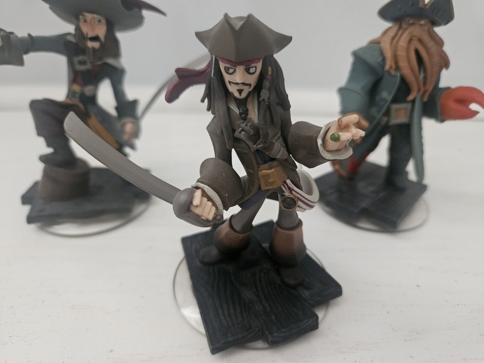 Disney Infinity Pirates Of The Caribbean Davy Jones Captain Barbossa ...