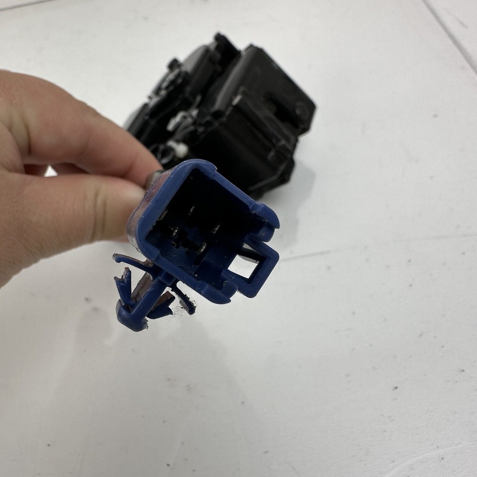 2004 - 2009 Toyota Prius Rear Trunk Lid Liftgate Lock Latch Actuator ...