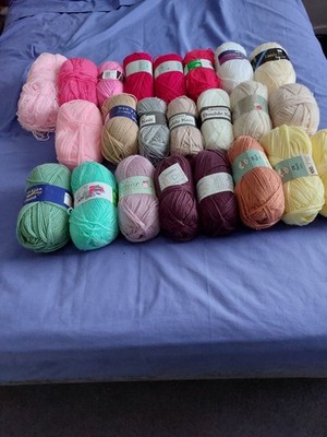 BARGAIN!! DOUBLE KNITTING WOOL 23 x 100 gram VARIOUS COLOURS AND BRANDS ...