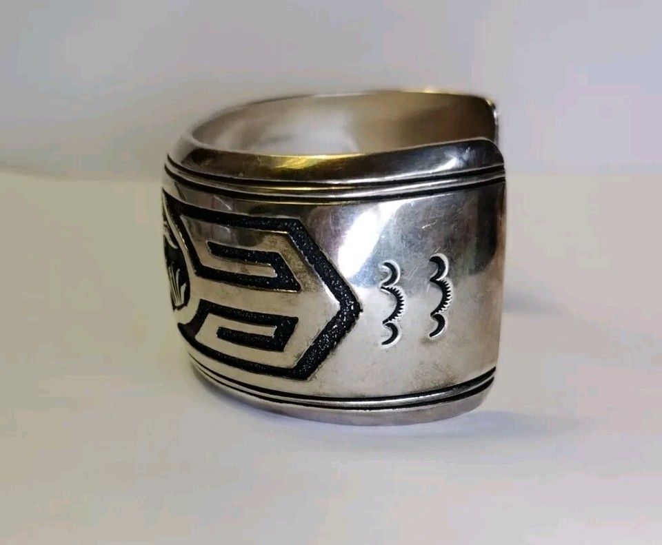 LARGE THOMAS SINGER ENGRAVED NAVAJO INDIAN STERLING SILVER WIDE CUFF ...