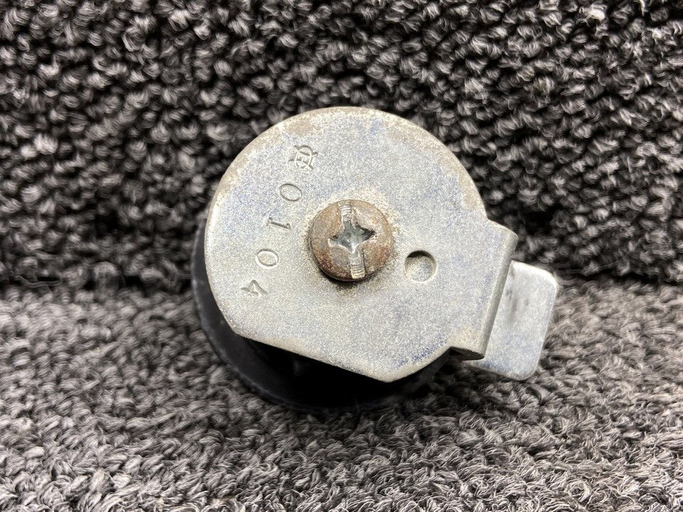20273-001 Cirrus SR20 Cabin Door Push Button Lock LH or RH (Minus Key ...