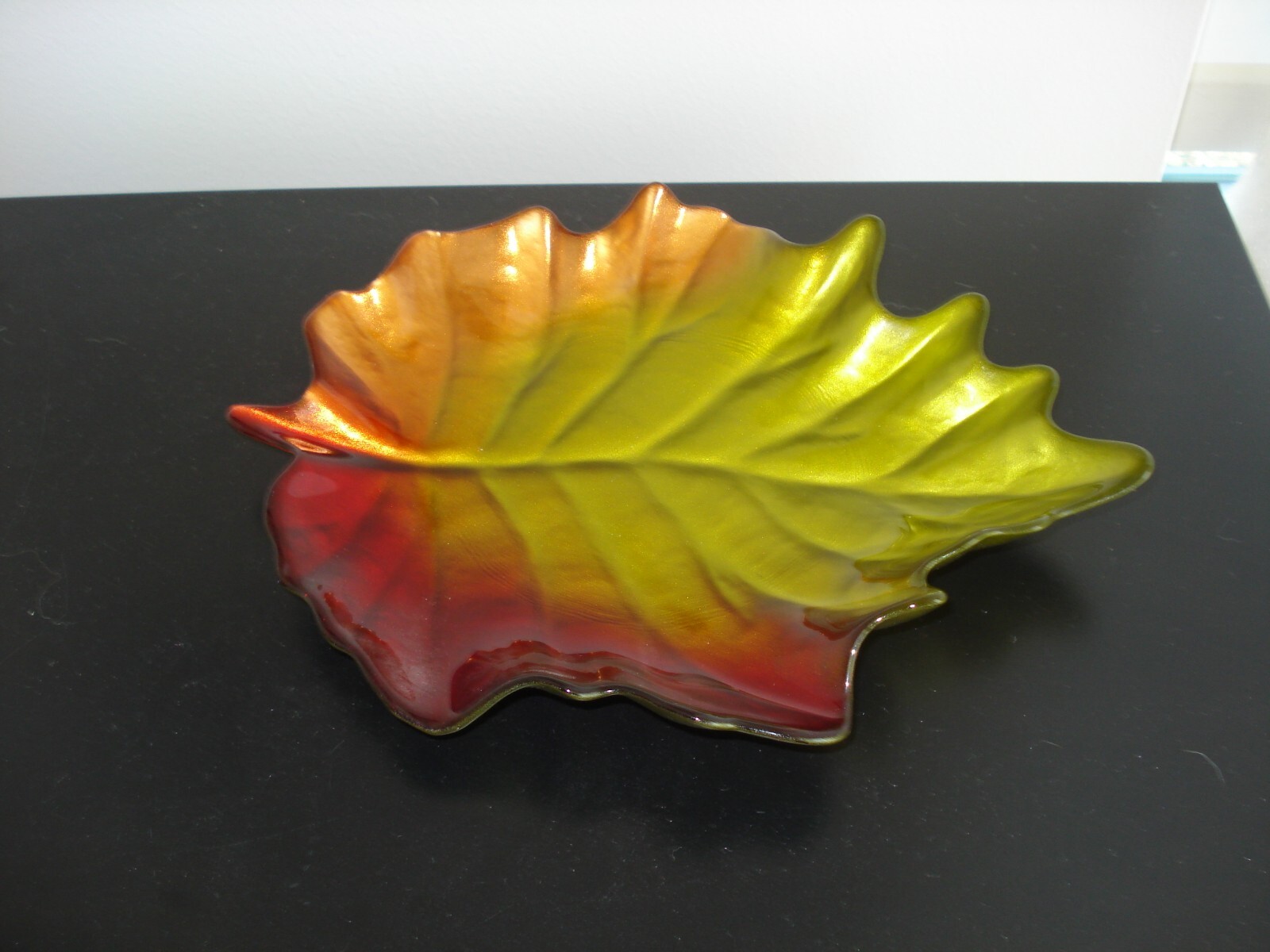 ARDA GLASSWARE 9 1/2 INCH Green, RED & Gold LEAF DISH | eBay