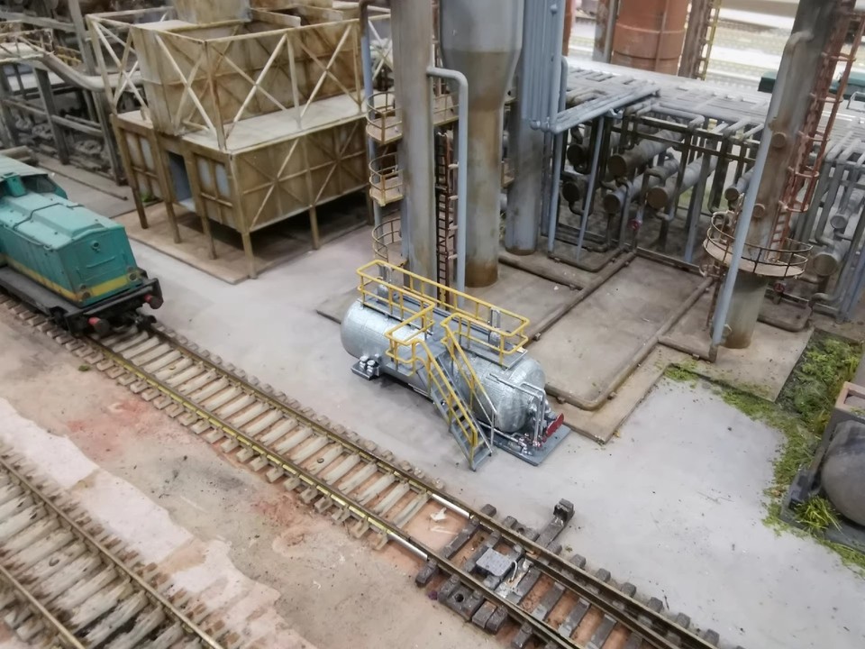 Ho Scale 1/87 Train Scene Model Oil Storage Tank Factory Gas Storage ...