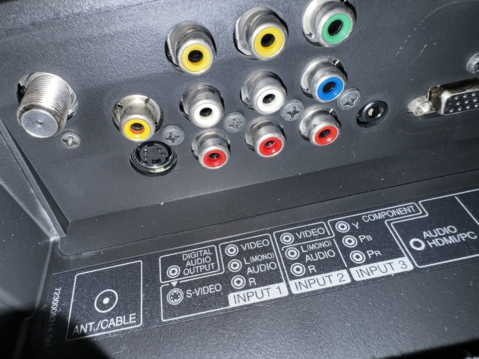 Sharp TV / DVD LC-19AD22U 19" TV DVD Combo NO Remote, HDMI A/V S-Video ...