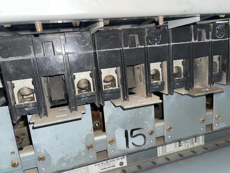 GE Spectra Series 800 Amp MAIN Breaker - 1Ph - 120/240V - NEMA 3R - W ...