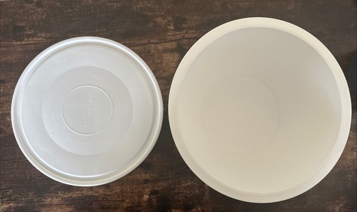Pampered Chef Mixing Bowls and Colander 9.5 and 12 inch wide White ...