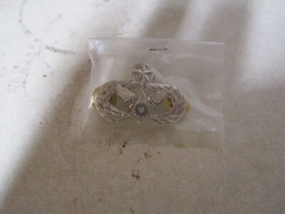 MILITARY INSIGNIA US AIR FORCE BADGE MASTER CIVIL ENGINEER SHINY FULL ...