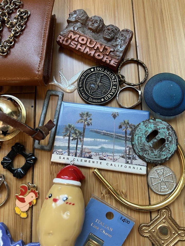 100+ pc Vintage & Modern Junk Drawer Treasure Trinkets Lot Assorted ...