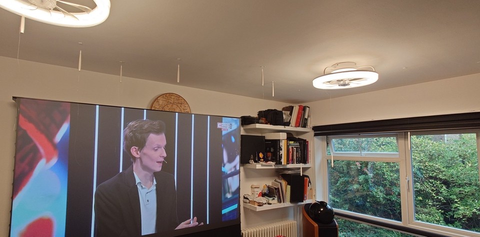 100 inch - VIVIDSTORM Electric Projector Screen | eBay UK