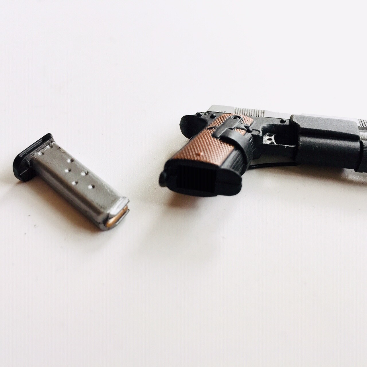 HOT TOYS 1/6 Apexplorers ICE & LASER Normal Version HANDGUN Gun Winson ...