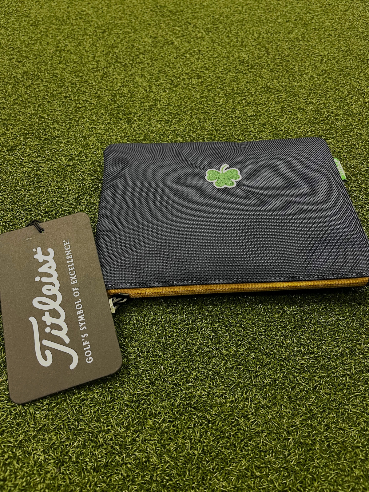Titleist Shamrock Limited Edition Navy Zippered Pouch golf gift bag St ...