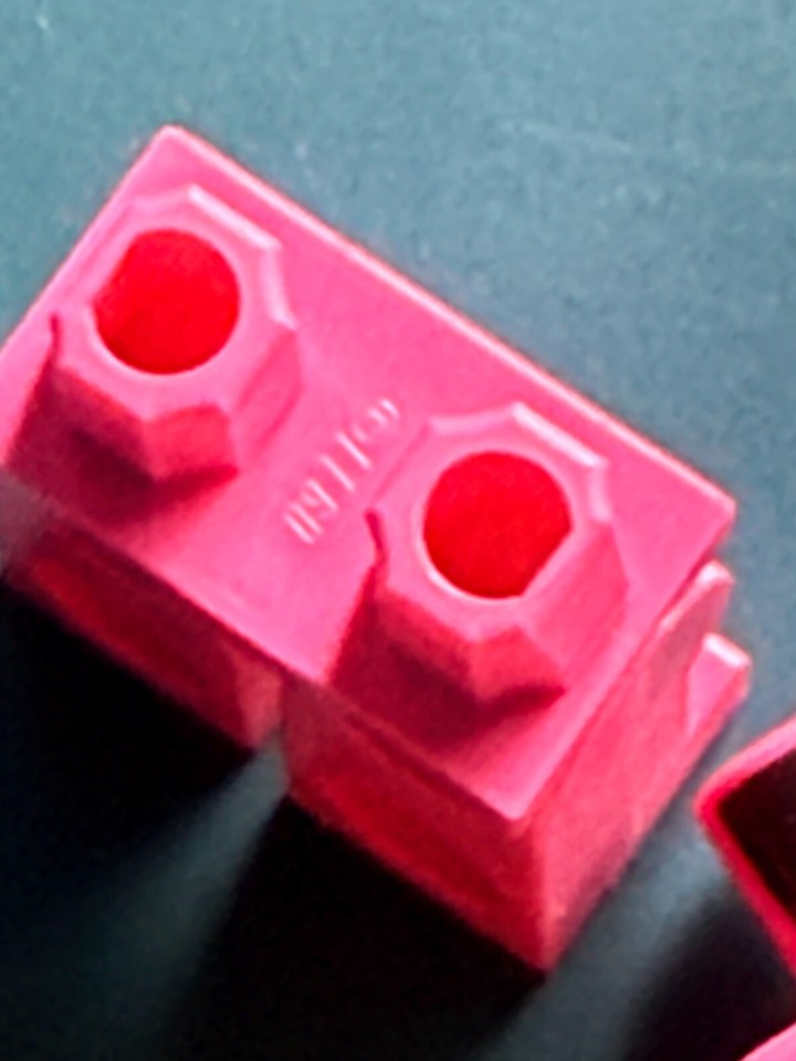 LEGO Pink Classic Spaceman Minifigure Lenny Benny's Space Squad LEGO ...