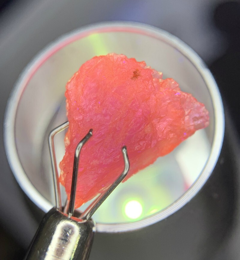 2.7 carat rough Hackmanite from Afghanistan (Strong Tenebrescence) | eBay