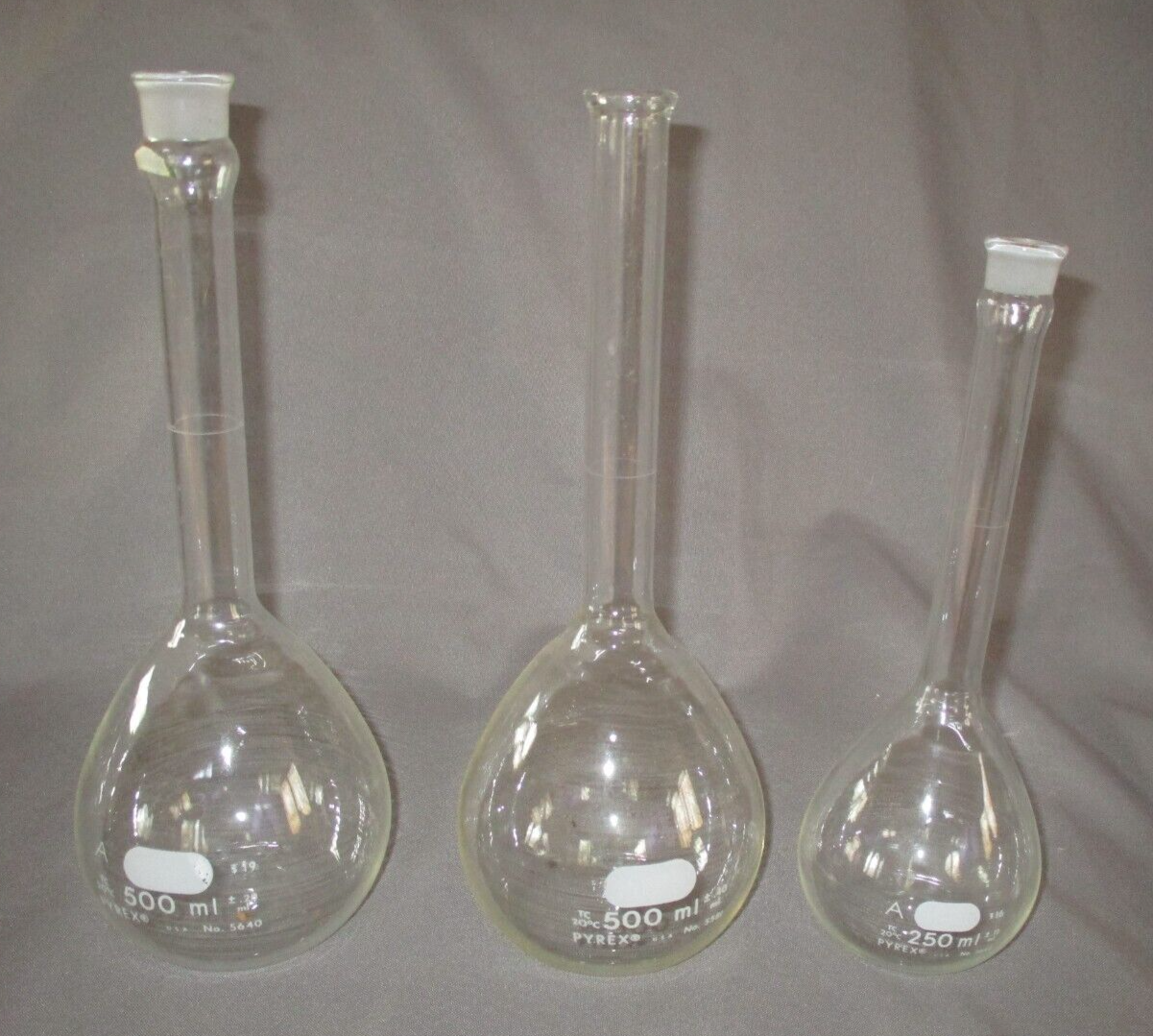 Lot of 3 Pyrex Volumetric Flasks Lab Glass 500ml 5640 5581 A 250ml 5642 ...