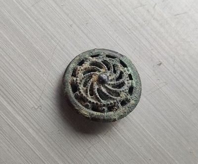 Roman - Roman Button