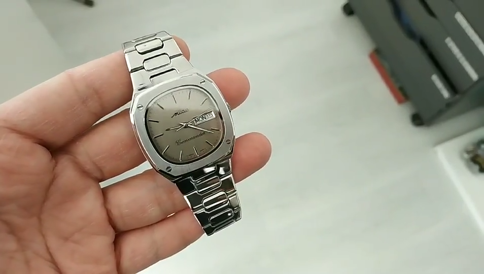 MIDO COMMANDER 8016 Swiss Made Automatic Men's Watch ETA 2836-2 Day ...