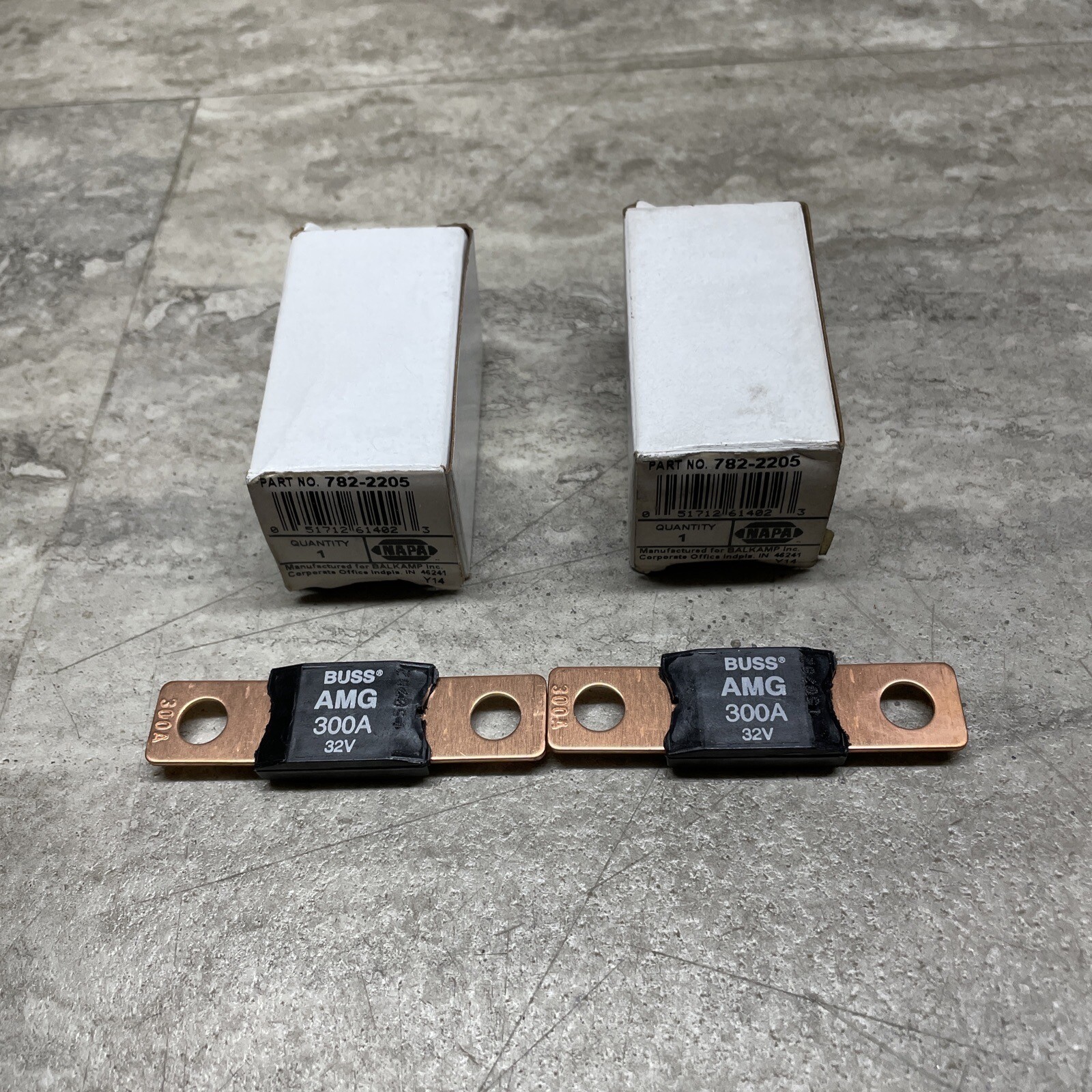 Lot Of 2 Bussmann BUSS AMG 300 Bolt Down Fuse Link, 32V 300 Amp, Napa ...