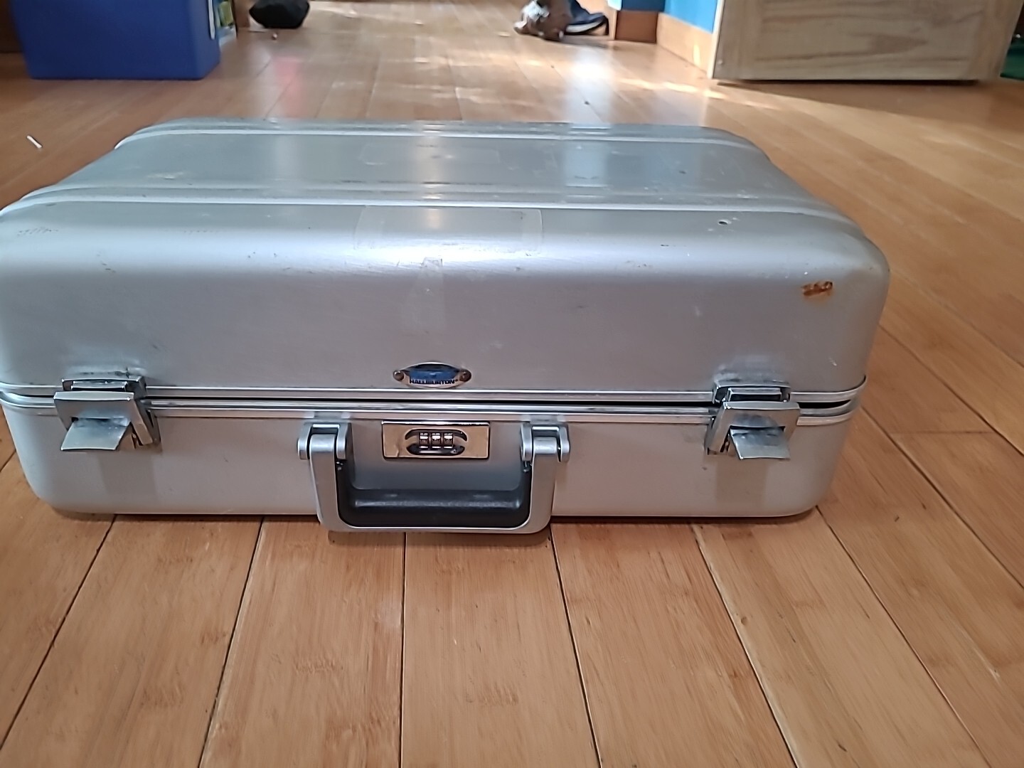 Zero Halliburton Briefcase Aluminum Case / Combination Lock 21 X 12 X 8 ...