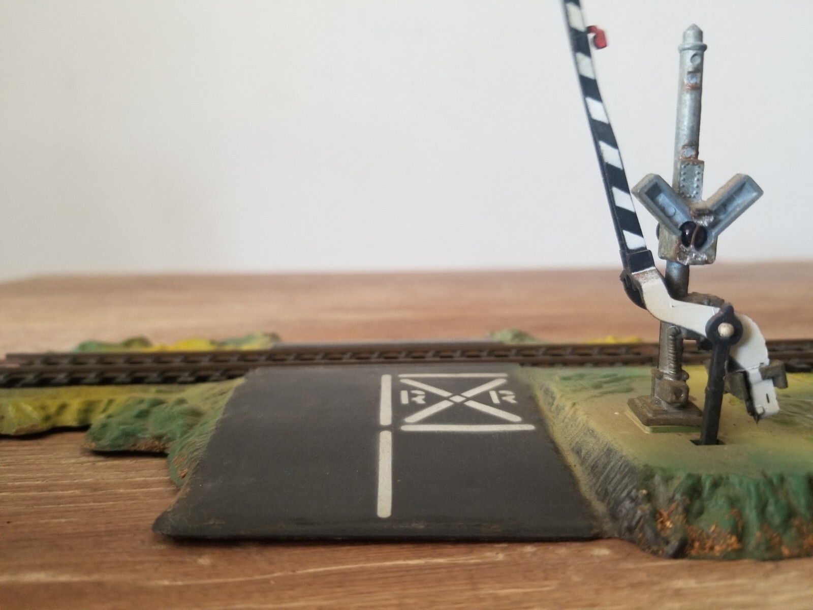 Rare 1955 Revell HO Operating Crossing Gate train track scale model | eBay