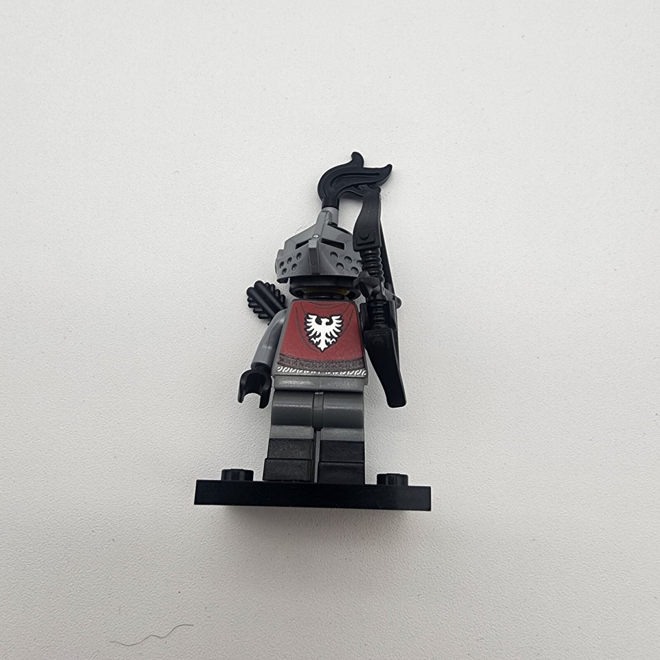 LEGO CASTLE LION KINGHTS,BLACK FALCON MINI FIGURES,WEAPONS,ARMOR ...