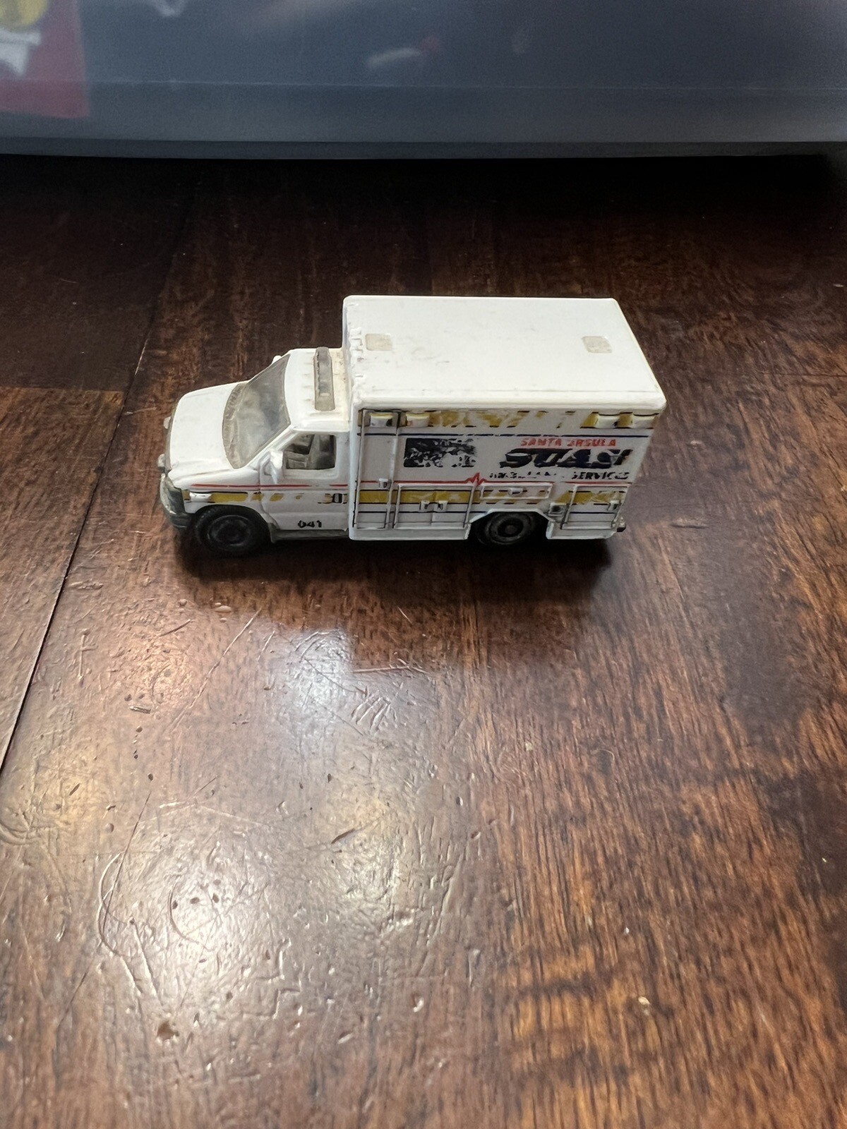 Matchbox Ford E-350 E350 Ambulance Santa Ursula SUAS 2009 MB944 EMS car ...