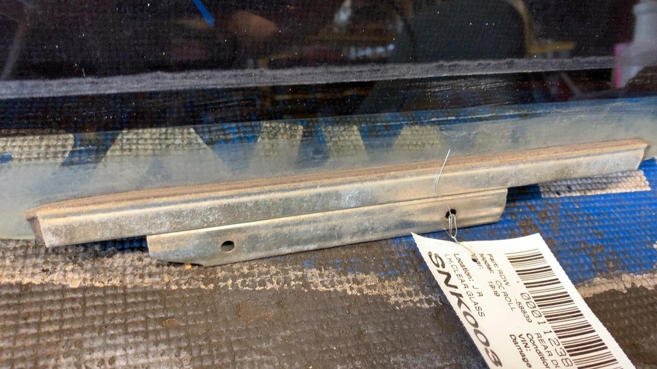 Toyota Corolla Rear LH Left Door Glass Window 1998 1999 2000 2001 2002 ...