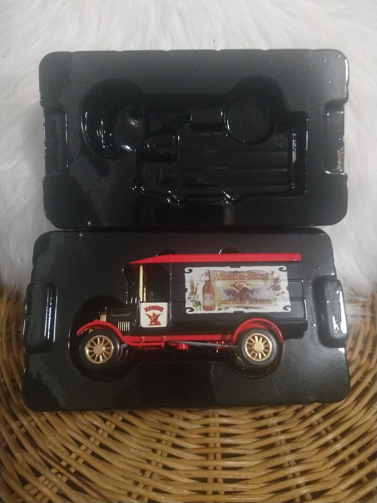 MATCHBOX ANHEUSER BUSCH YVT03-M 1926 BUDWEISER FORD MODEL TT MINT ...