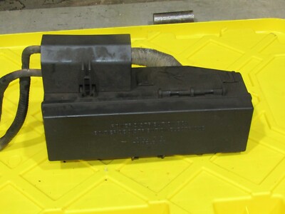 1998-2000 Ford Ranger 3.0L OEM underhood fuse relay box (no fuses ...