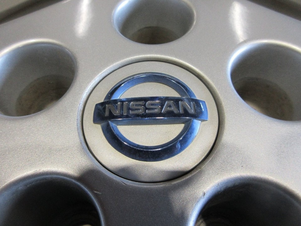 R07/01/28 16 Inch Genuine Aluminum Wheel / Nissan Ze0 Leaf 16X6.5J 40 ...