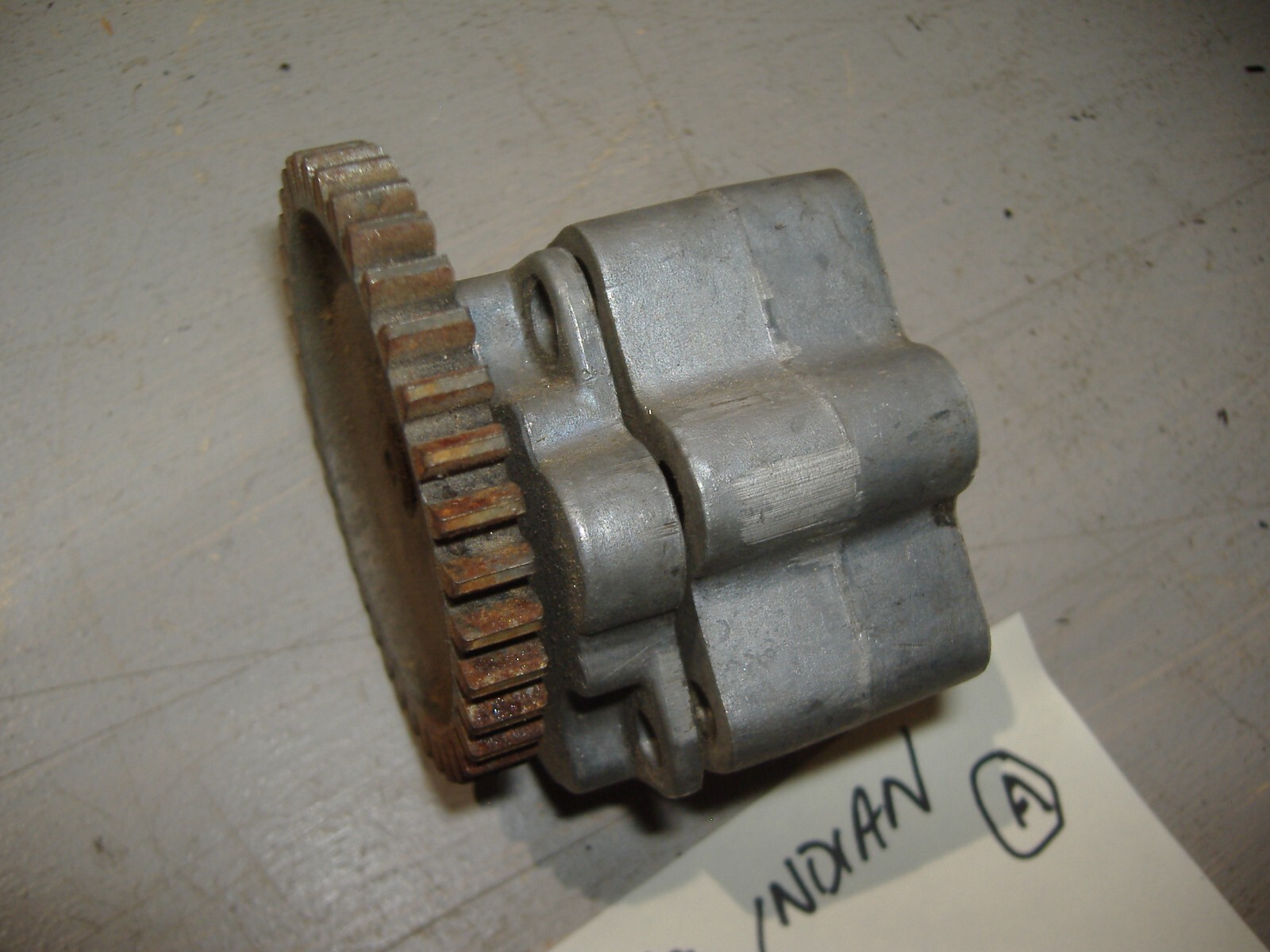 1949 Indian Scout 249 Vertical Twin Arrow oil pump 1669001 drive gear ...
