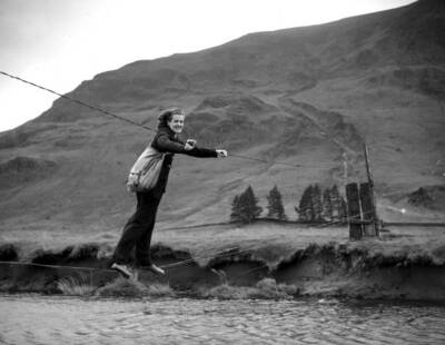 A postwomen Jean Cameron delivering letters reach some villages- 1941 ...