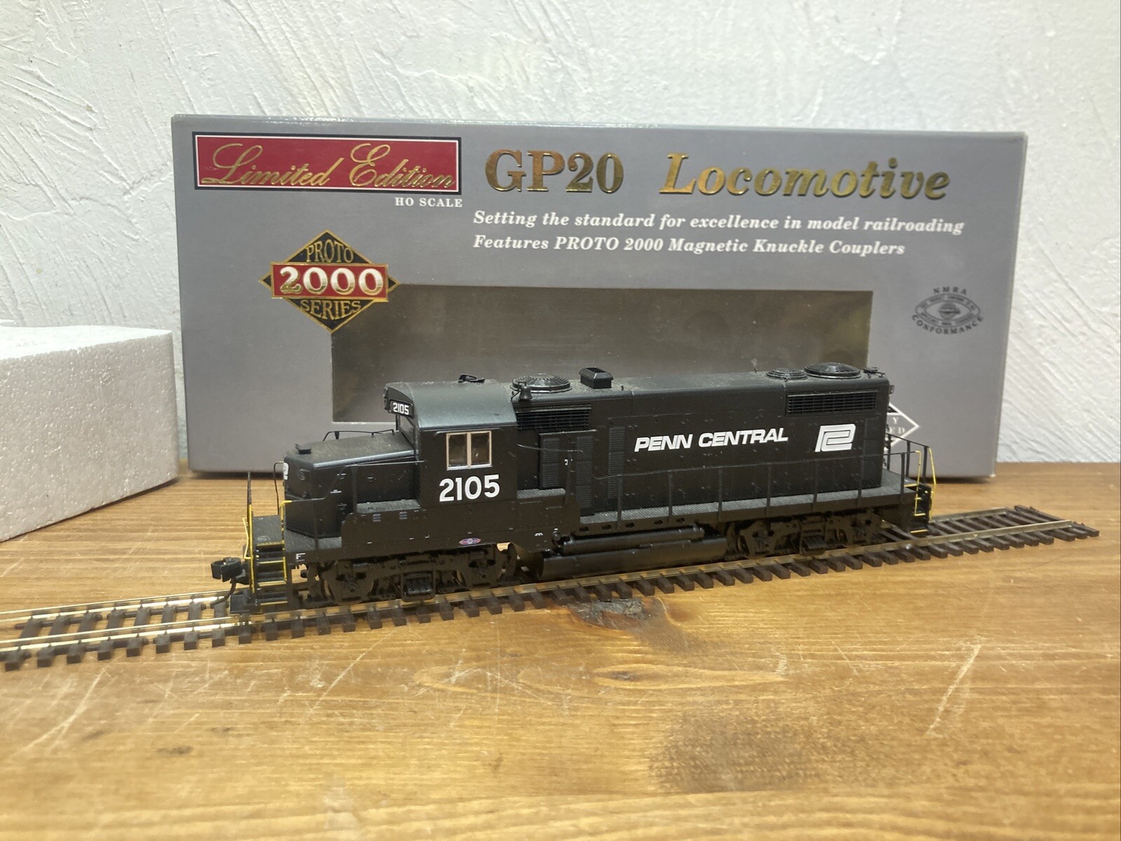 Proto 2000 Limited Edition HO GP20 Penn Central Road# 2105 Locomotive ...