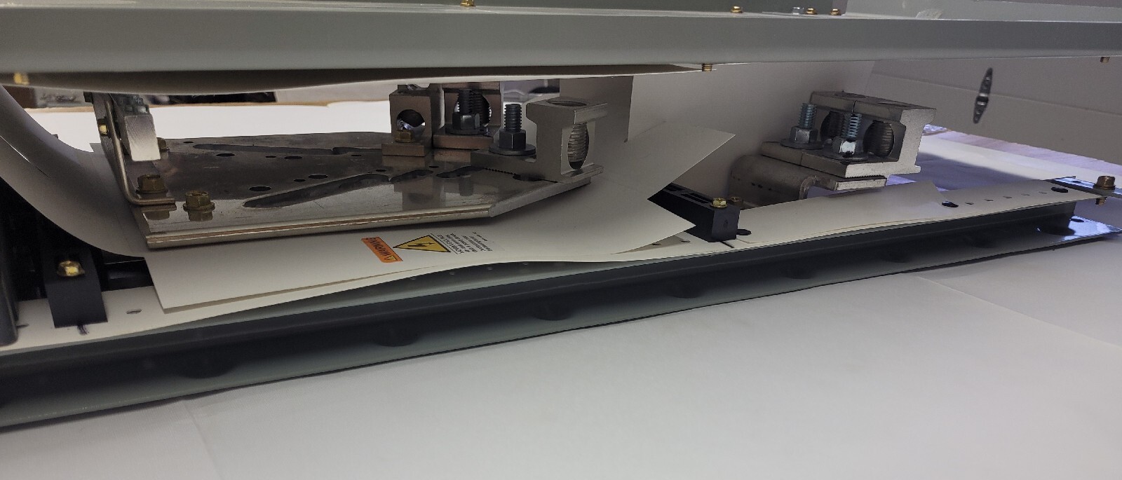 Eaton 400A Pow-R-Line PRL3A 3a Distribution Panelboard w/(4)Breakers ...