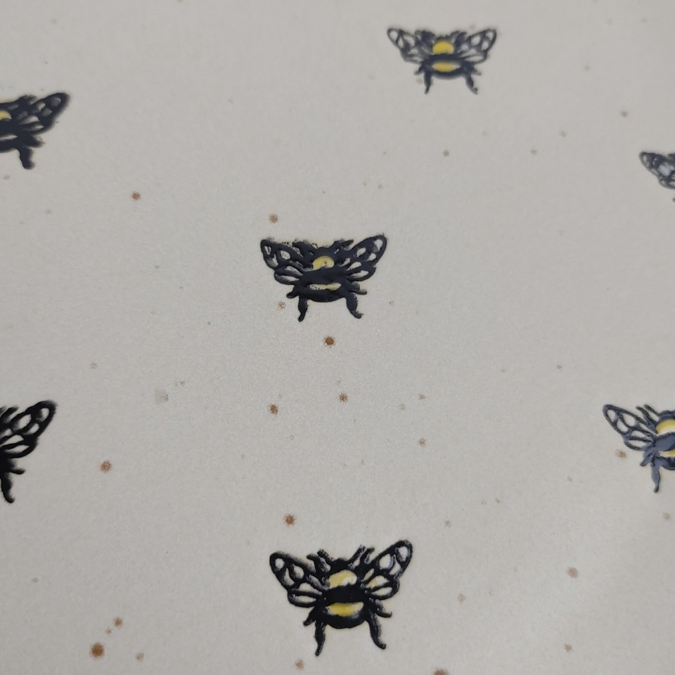 4 Spectrum Designz Barney Bee Repeat Dinner Plates Farmhouse Country ...