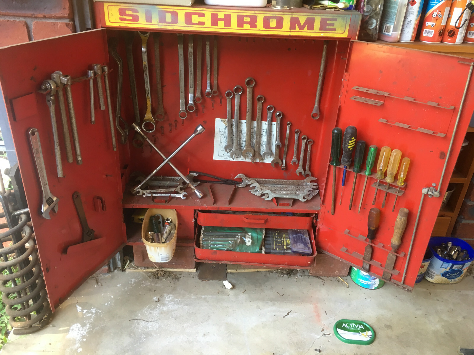 Sidchrome tool chest old has some tools workshop garage vintage car ...
