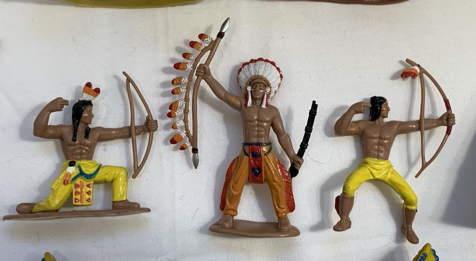RARE NATIVE AMERICANS Play Set Figures Indians Totum Pole Teepee Canoe | eBay