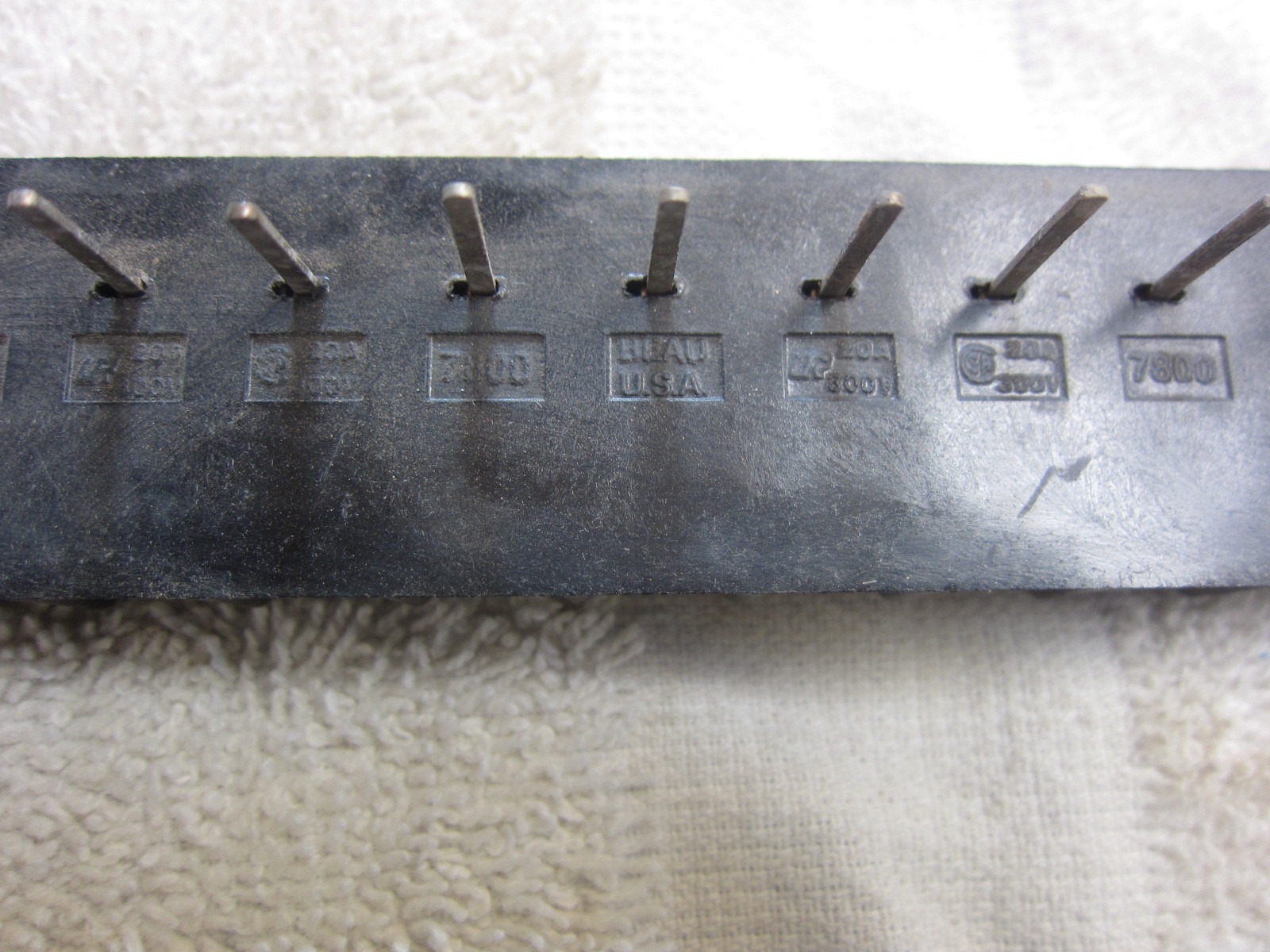 Beau 7800 Terminal Strip 12 Position 20a 300v for sale online | eBay