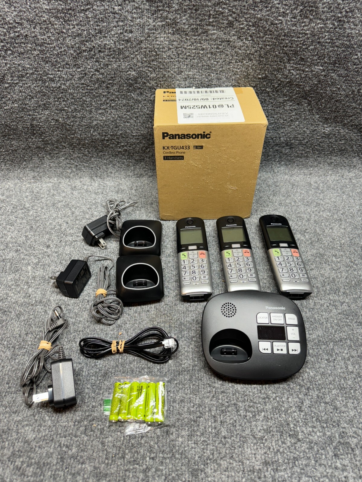 Panasonic KX-TGU433B Cordless Phone Set, 3 Handsets, 1 Base. Black ...