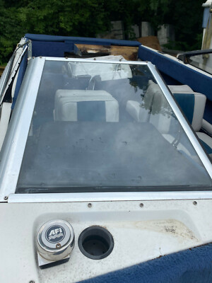 1987-1988 Bayliner Capri 3.0 Liter Front Right Side Windshield Glass Piece