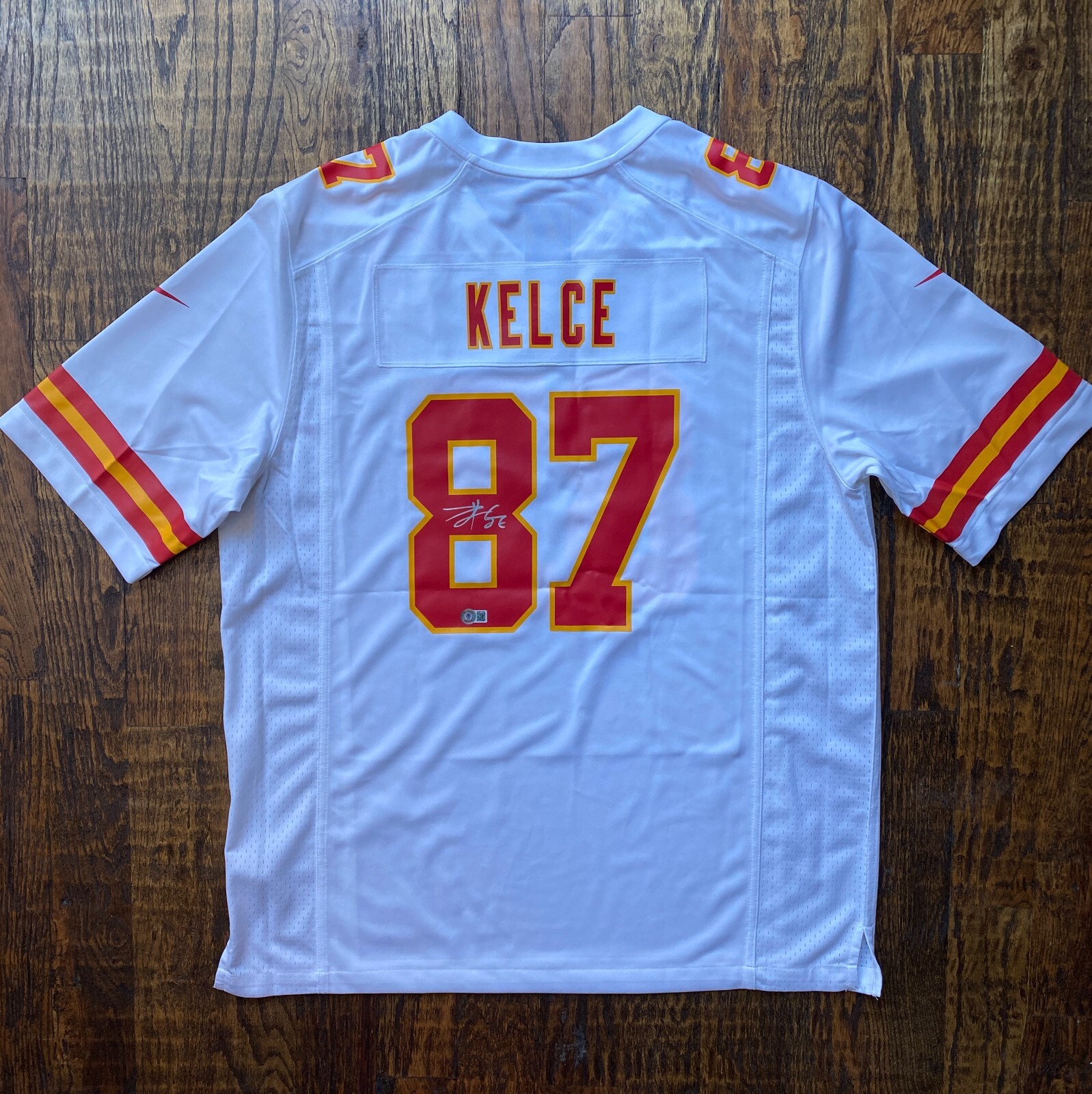 Travis Kelce Autographed Memorabilia | Signed Photo, Jersey ...