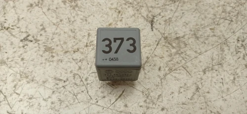 8D0951253A Relais für AUDI A6 BERLINA (4F2) 2.4 2005 99358 | eBay.de