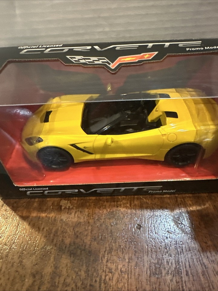 New 2015 Chevrolet C7 Corvette Convertible 1:25 Scale Promo Model Boxed ...