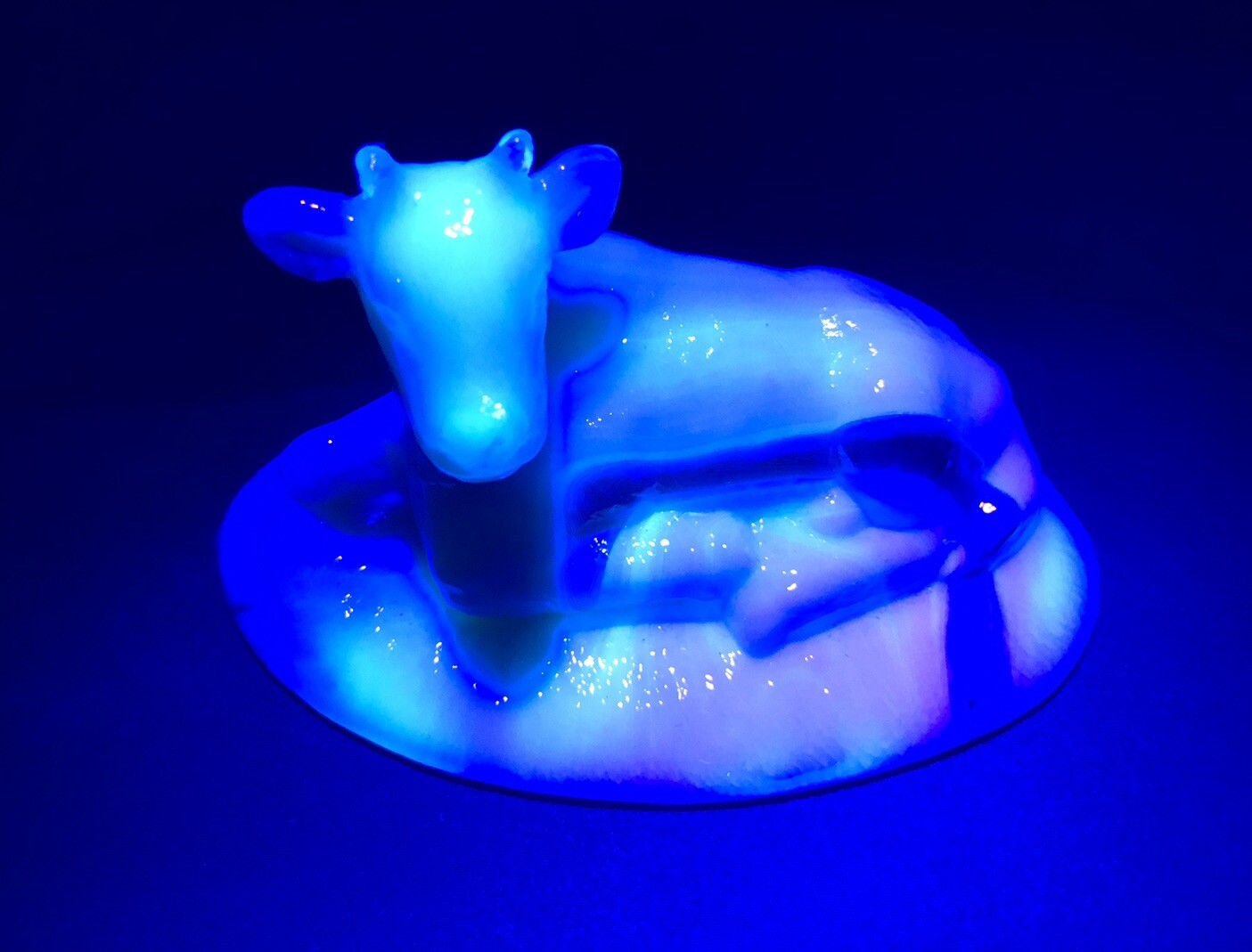 Boyd Art Glass Mabel The Cow Aruba Blue Black Slag Uranium UV Glow (1 ...