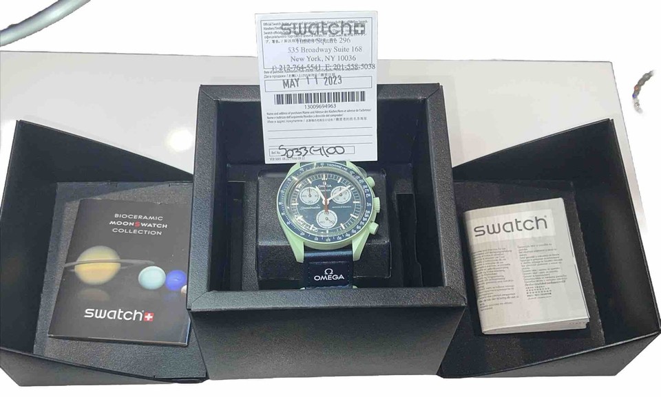Omega x Swatch Mens Watch Mission On Earth Chronograph SO33G100 Quartz ...