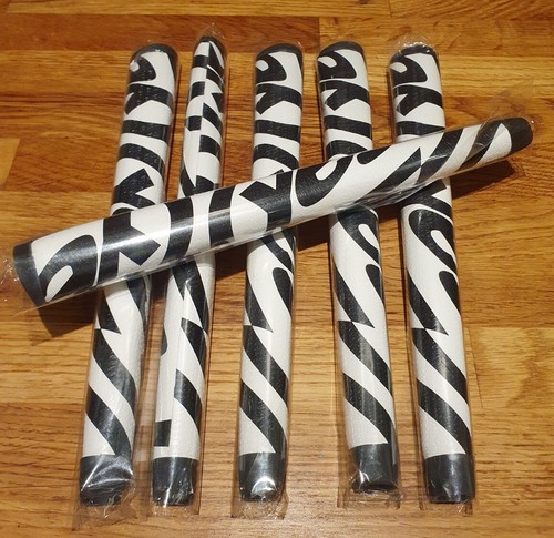 Yes! Golf Putter Grip - White / Black - Free UK P&P!!! | eBay